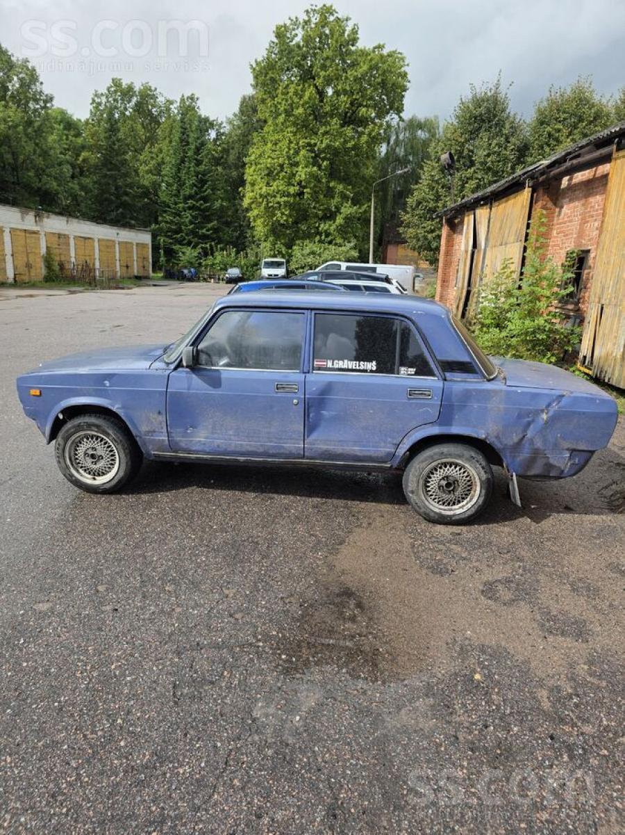 Zils VAZ / Lada 2107 2006 Valmiera, ar dzinēja tilpumu 1.70 L un nobraukumu 28 tūkst. km par 1700 €, foto 4 vietnē AUTOMOTO.COM.LV