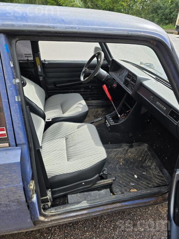 Blue VAZ / Lada 2107 2006 in Valmiera, with an engine capacity of 1.70 L and mileage of 28 thousand km for 1700 €, photo 6 on AUTOMOTO.COM.LV