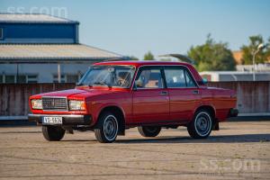 Sarkans VAZ / Lada 2107 1986 Rīga, ar dzinēja tilpumu 1.50 L un nobraukumu 89 tūkst. km par 3500 €, foto 3 vietnē AUTOMOTO.COM.LV