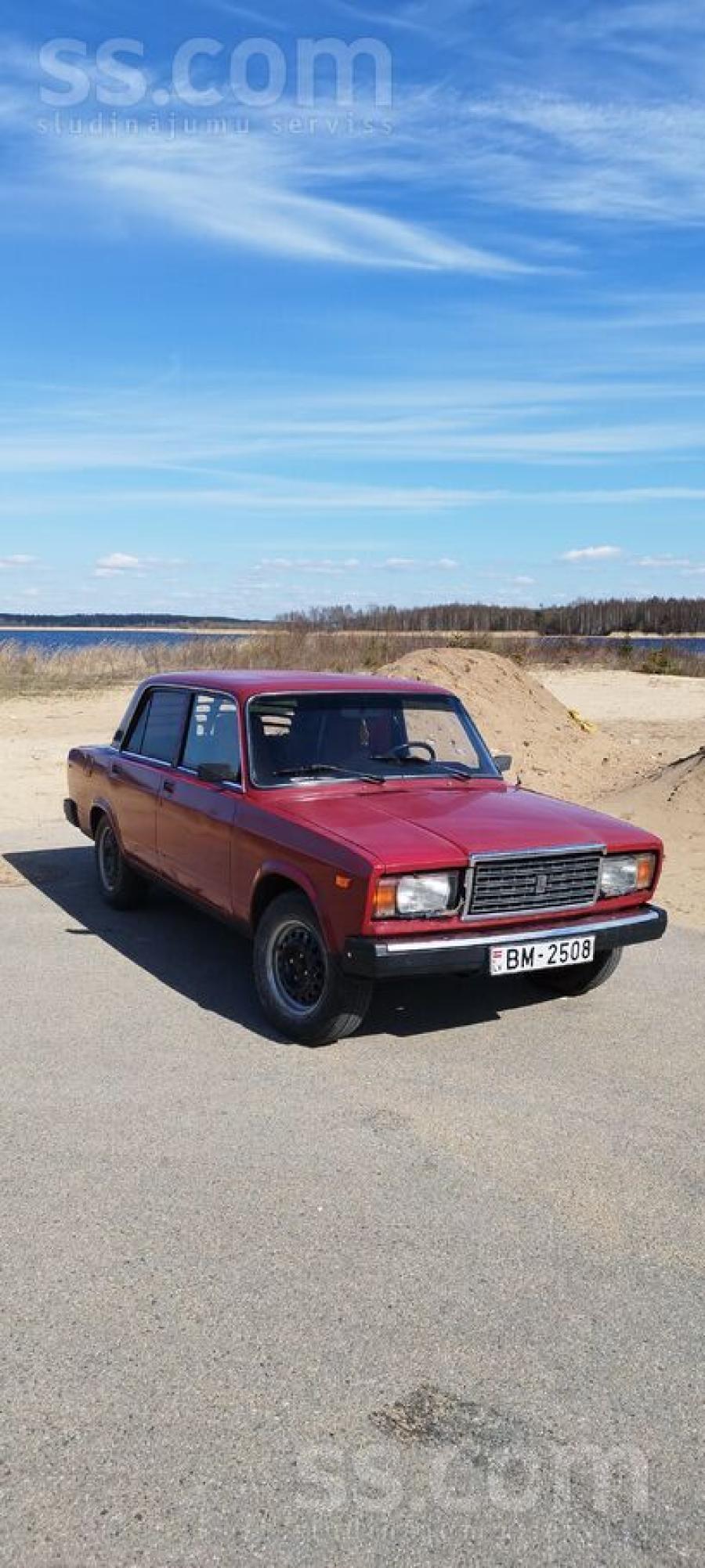 Red VAZ / Lada 2107 1987 in Limbazi, with an engine capacity of 1.30 L and mileage of 16 thousand km for 1500 €, photo 1 on AUTOMOTO.COM.LV