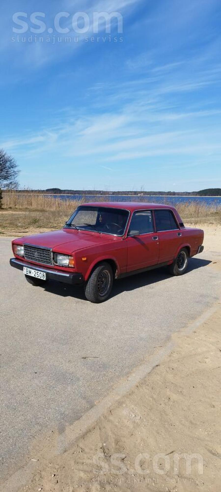 Red VAZ / Lada 2107 1987 in Limbazi, with an engine capacity of 1.30 L and mileage of 16 thousand km for 1500 €, photo 3 on AUTOMOTO.COM.LV