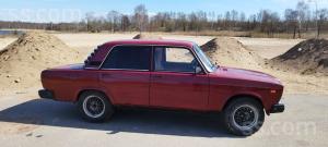 Red VAZ / Lada 2107 1987 in Limbazi, with an engine capacity of 1.30 L and mileage of 16 thousand km for 1500 €, photo 5 on AUTOMOTO.COM.LV