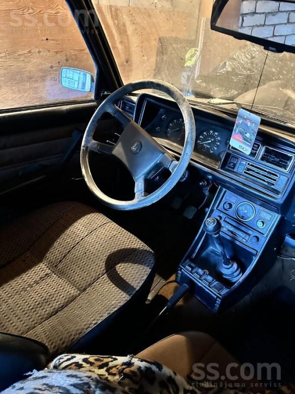VAZ / Lada 2107 1988 Tukums, ar dzinēja tilpumu 1.60 L un nobraukumu 120 tūkst. km par 1950 €, foto 5 vietnē AUTOMOTO.COM.LV