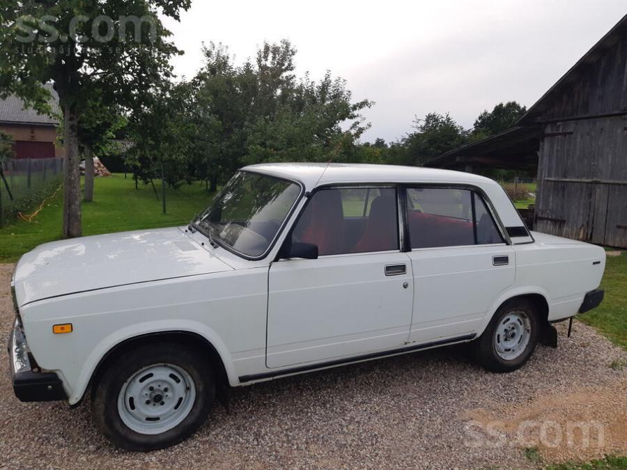 Balts VAZ / Lada 2107 1988 Ventspils, ar dzinēja tilpumu 1.50 L un nobraukumu 13 tūkst. km par 800 €, foto 3 vietnē AUTOMOTO.COM.LV