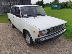 Balts VAZ / Lada 2107 1988 Ventspils, ar dzinēja tilpumu 1.50 L un nobraukumu 13 tūkst. km par 800 €, foto 4 vietnē AUTOMOTO.COM.LV