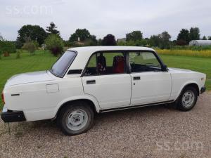 Balts VAZ / Lada 2107 1988 Ventspils, ar dzinēja tilpumu 1.50 L un nobraukumu 13 tūkst. km par 800 €, foto 6 vietnē AUTOMOTO.COM.LV