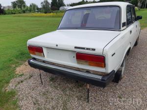Balts VAZ / Lada 2107 1988 Ventspils, ar dzinēja tilpumu 1.50 L un nobraukumu 13 tūkst. km par 800 €, foto 7 vietnē AUTOMOTO.COM.LV