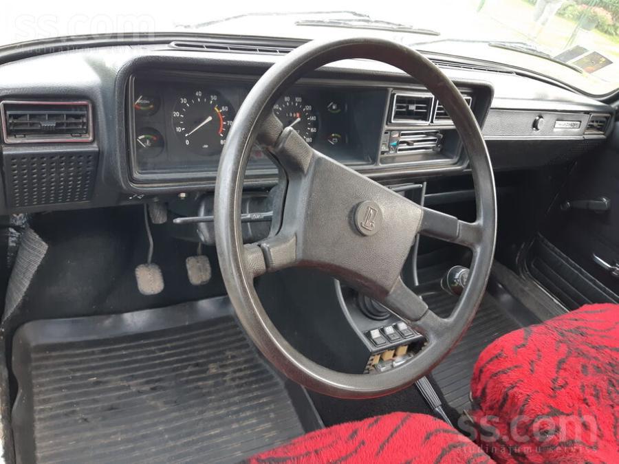 Balts VAZ / Lada 2107 1988 Ventspils, ar dzinēja tilpumu 1.50 L un nobraukumu 13 tūkst. km par 800 €, foto 9 vietnē AUTOMOTO.COM.LV