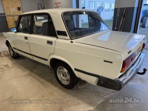 Balts VAZ / Lada 2107 1992 Tallina, ar dzinēja tilpumu 1.50 L un nobraukumu 137 tūkst. km par 3900 €, foto 2 vietnē AUTOMOTO.COM.LV