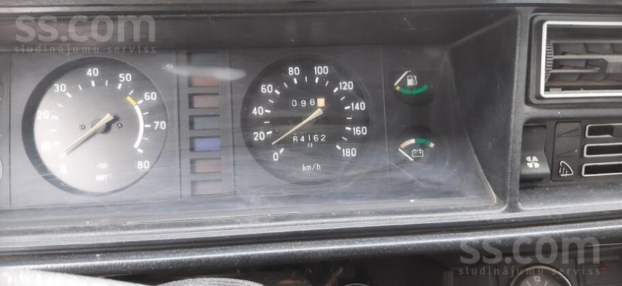 White VAZ / Lada 2107 1998 in Riga, with an engine capacity of 1.60 L and mileage of 60 thousand km for 500 €, photo 5 on AUTOMOTO.COM.LV