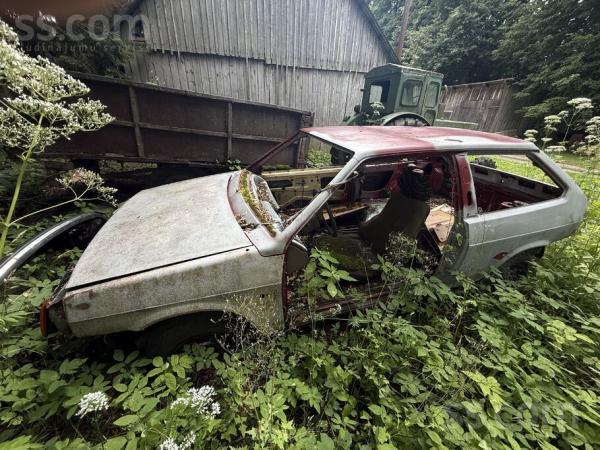 Red VAZ / Lada 2108 1987 in Gulbene, with an engine capacity of 1.30 L and mileage of 253 thousand km for 150 €, photo 3 on AUTOMOTO.COM.LV