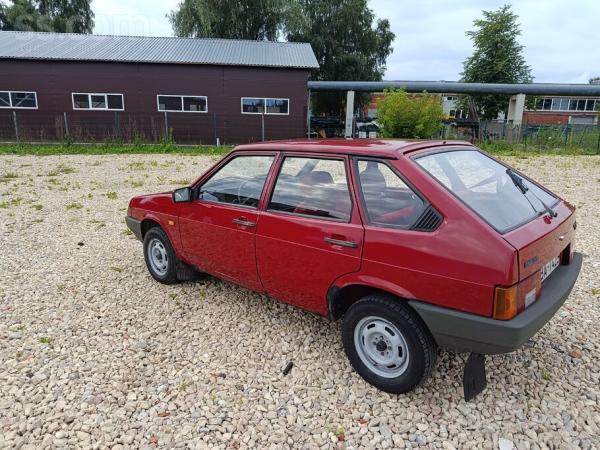 Sarkans VAZ / Lada 2109 1989 Rīga, ar dzinēja tilpumu 1.30 L un nobraukumu 80 tūkst. km par 2300 €, foto 2 vietnē AUTOMOTO.COM.LV