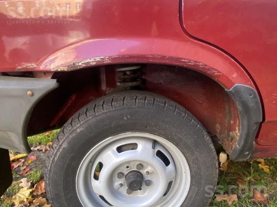 Sarkans VAZ / Lada 2109 1989 Rīga, ar dzinēja tilpumu 1.30 L un nobraukumu 85 tūkst. km par 2500 €, foto 7 vietnē AUTOMOTO.COM.LV