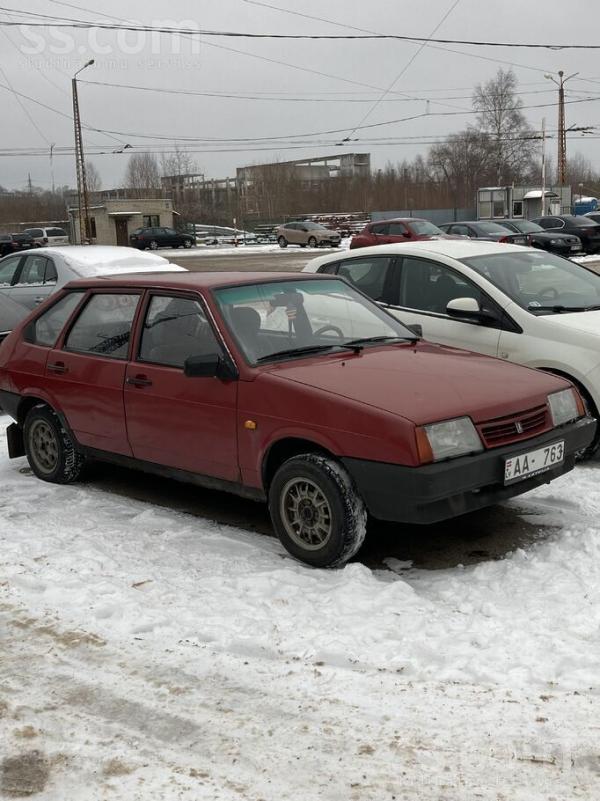 Red VAZ / Lada 2109 1991 in Riga, with an engine capacity of 1.50 L and mileage of 81 thousand km for 3500 €, photo 1 on AUTOMOTO.COM.LV