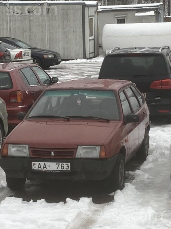 Red VAZ / Lada 2109 1991 in Riga, with an engine capacity of 1.50 L and mileage of 81 thousand km for 3500 €, photo 2 on AUTOMOTO.COM.LV
