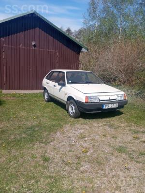 Balts VAZ / Lada 2109 1988 Preiļi, ar dzinēja tilpumu 1.00 L un nobraukumu 9 tūkst. km par 3000 €, foto  vietnē AUTOMOTO.COM.LV