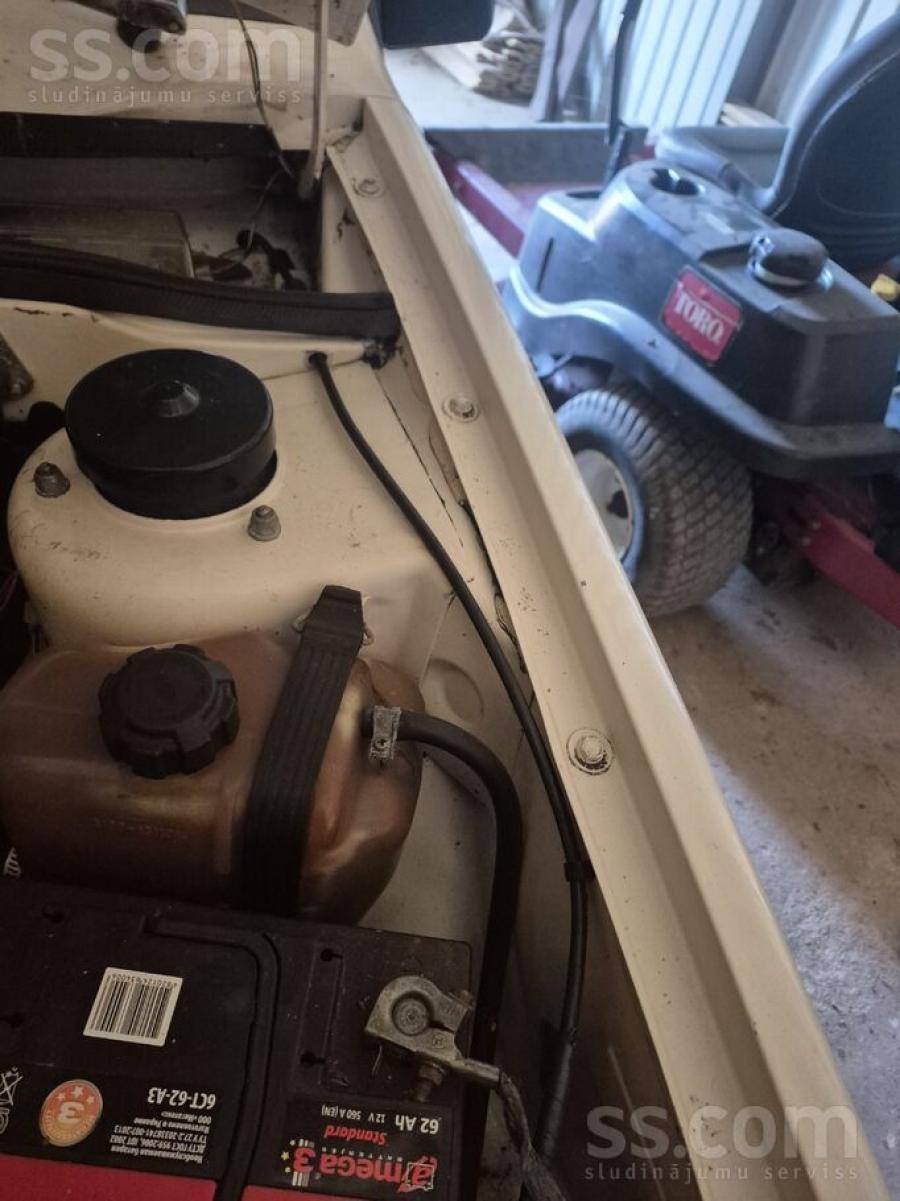 Balts VAZ / Lada 2109 1988 Preiļi, ar dzinēja tilpumu 1.00 L un nobraukumu 9 tūkst. km par 3000 €, foto 24 vietnē AUTOMOTO.COM.LV