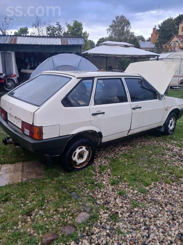 White VAZ / Lada 2109 1990 in Kraslava, with an engine capacity of 1.50 L and mileage of 28 thousand km for 800 €, photo 1 on AUTOMOTO.COM.LV