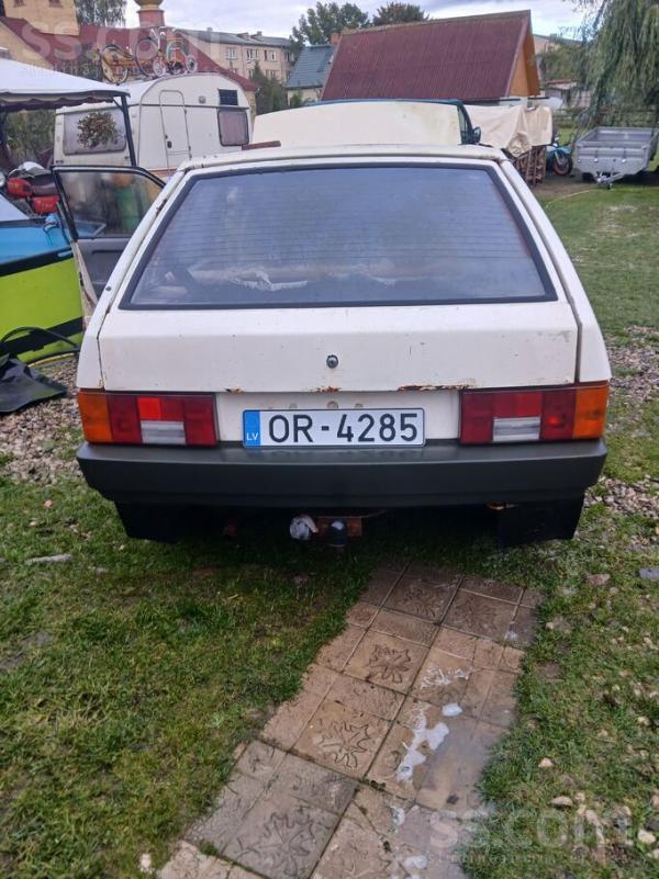 White VAZ / Lada 2109 1990 in Kraslava, with an engine capacity of 1.50 L and mileage of 28 thousand km for 800 €, photo 3 on AUTOMOTO.COM.LV