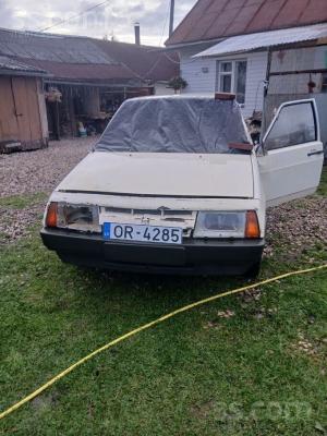 Balts VAZ / Lada 2109 1990 Krāslava, ar dzinēja tilpumu 1.50 L un nobraukumu 28 tūkst. km par 800 €, foto 4 vietnē AUTOMOTO.COM.LV