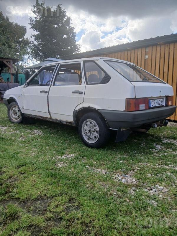 VAZ / Lada 2109 1990 KrÄslava vietnÄ Balts VAZ / Lada 2109 1990 KrÄslava, ar dzinÄja tilpumu 1.50 L un nobraukumu 84 tÅ«kst. km par 700 ā¬, foto 3 vietnÄ AUTOMOTO.COM.LV