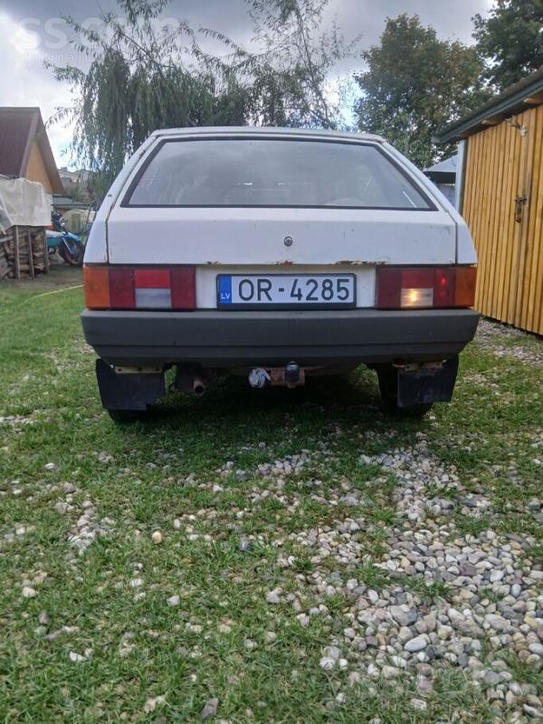 VAZ / Lada 2109 1990 KrÄslava vietnÄ Balts VAZ / Lada 2109 1990 KrÄslava, ar dzinÄja tilpumu 1.50 L un nobraukumu 84 tÅ«kst. km par 700 ā¬, foto 4 vietnÄ AUTOMOTO.COM.LV