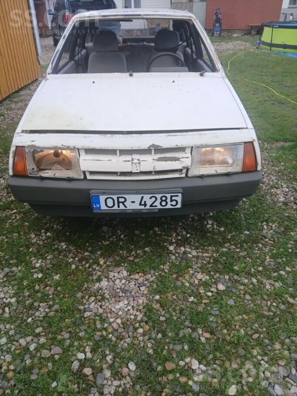 VAZ / Lada 2109 1990 KrÄslava vietnÄ Balts VAZ / Lada 2109 1990 KrÄslava, ar dzinÄja tilpumu 1.50 L un nobraukumu 84 tÅ«kst. km par 700 ā¬, foto 7 vietnÄ AUTOMOTO.COM.LV