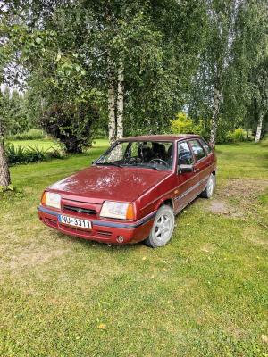Красный ВАЗ 21093 1998 в Тукумс, объемом двигателя 1.50 л и пробегом 123 тыс. км за 2500 €, фото  на AUTOMOTO.COM.LV
