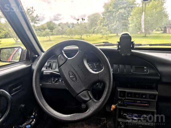 Red VAZ / Lada 21093 1998 in Tukums, with an engine capacity of 1.50 L and mileage of 123 thousand km for 2500 €, photo 4 on AUTOMOTO.COM.LV