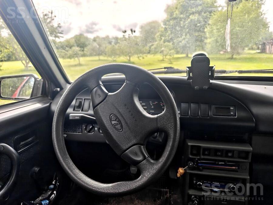 Red VAZ / Lada 21093 1998 in Tukums, with an engine capacity of 1.50 L and mileage of 123 thousand km for 2500 €, photo 4 on AUTOMOTO.COM.LV
