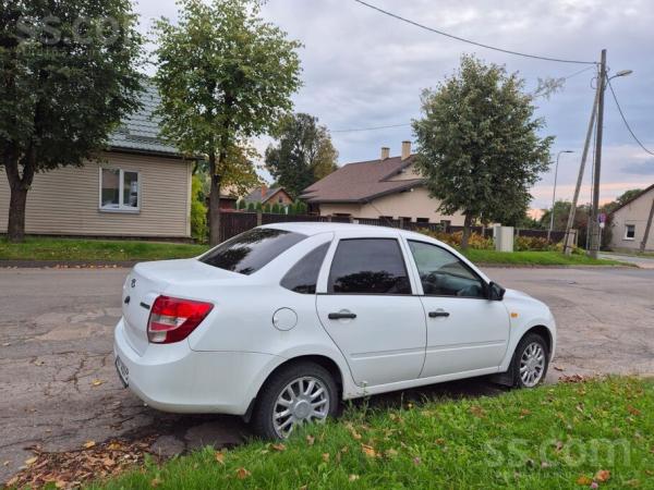 White VAZ / Lada 21093 2015 in Rezekne, with an engine capacity of 1.60 L and mileage of 149 thousand km for 3500 €, photo 3 on AUTOMOTO.COM.LV