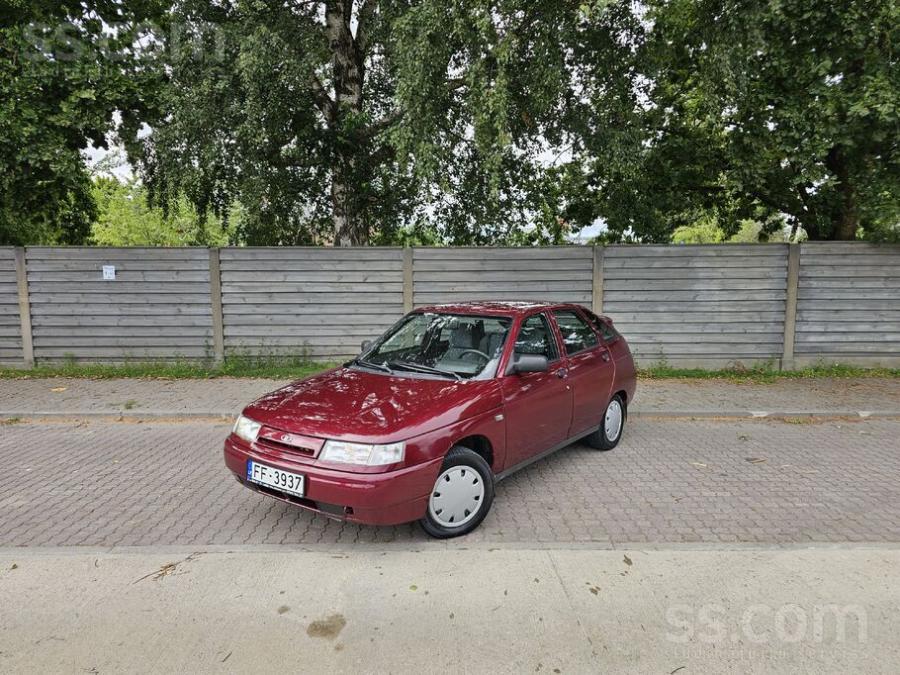 Sarkans VAZ / Lada 2112 2004 Jelgava, ar dzinēja tilpumu 1.50 L un nobraukumu 46 tūkst. km par 1550 €, foto 4 vietnē AUTOMOTO.COM.LV
