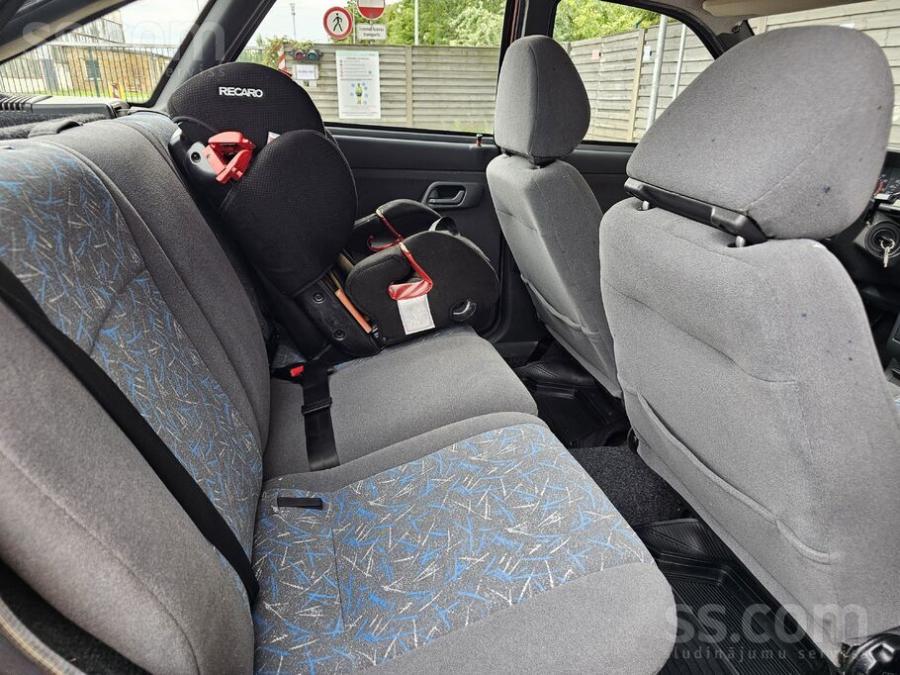 Sarkans VAZ / Lada 2112 2004 Jelgava, ar dzinēja tilpumu 1.50 L un nobraukumu 46 tūkst. km par 1550 €, foto 22 vietnē AUTOMOTO.COM.LV