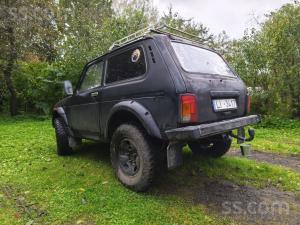 Melns VAZ / Lada 2121 Niva 2001 Rīga, ar dzinēja tilpumu 1.70 L un nobraukumu 179 tūkst. km par 2500 €, foto 5 vietnē AUTOMOTO.COM.LV
