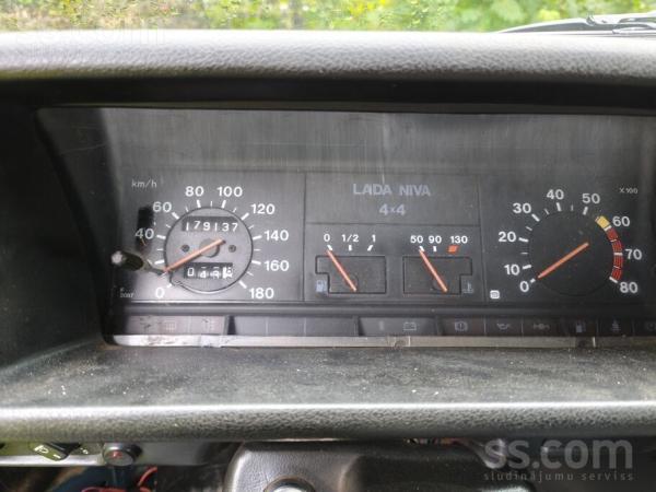 Black VAZ / Lada 2121 Niva 2001 in Riga, with an engine capacity of 1.70 L and mileage of 179 thousand km for 2500 €, photo 7 on AUTOMOTO.COM.LV