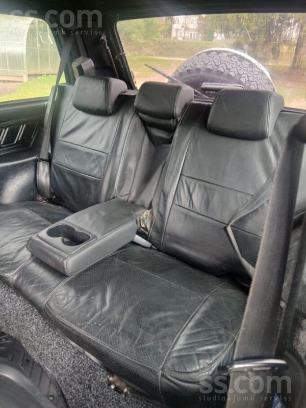 Black VAZ / Lada 2121 Niva 2002 in Rezekne, with an engine capacity of 1.70 L and mileage of 0 thousand km for 5500 €, photo 5 on AUTOMOTO.COM.LV