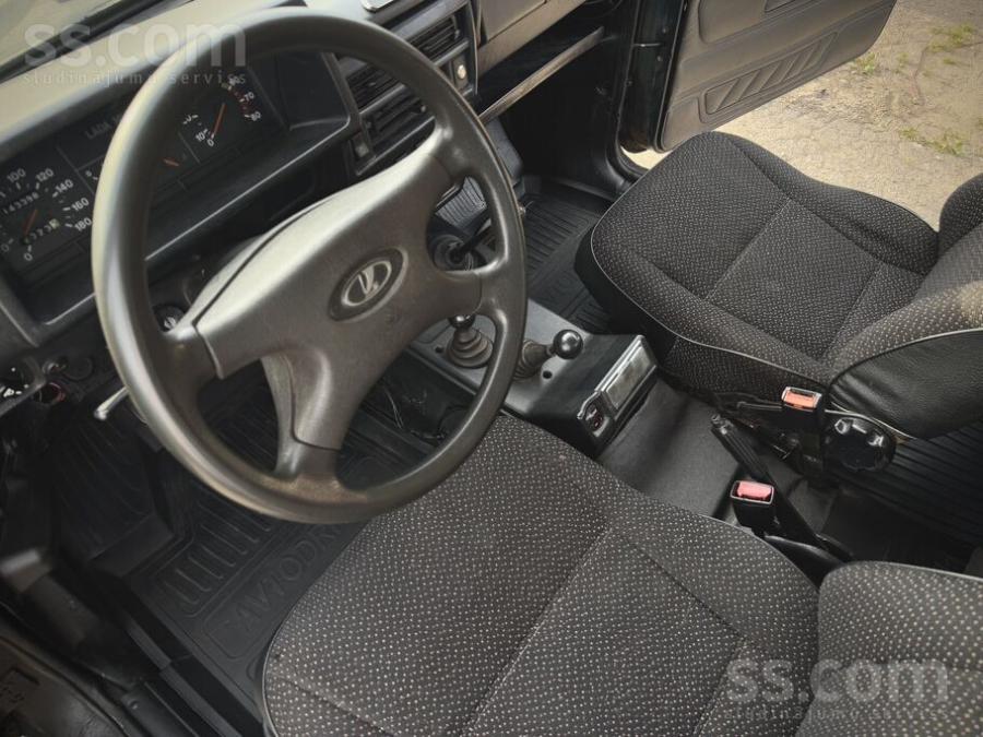 Melns VAZ / Lada 2121 Niva 2005 Rīga, ar dzinēja tilpumu 1.70 L un nobraukumu 143 tūkst. km par 3000 €, foto 7 vietnē AUTOMOTO.COM.LV