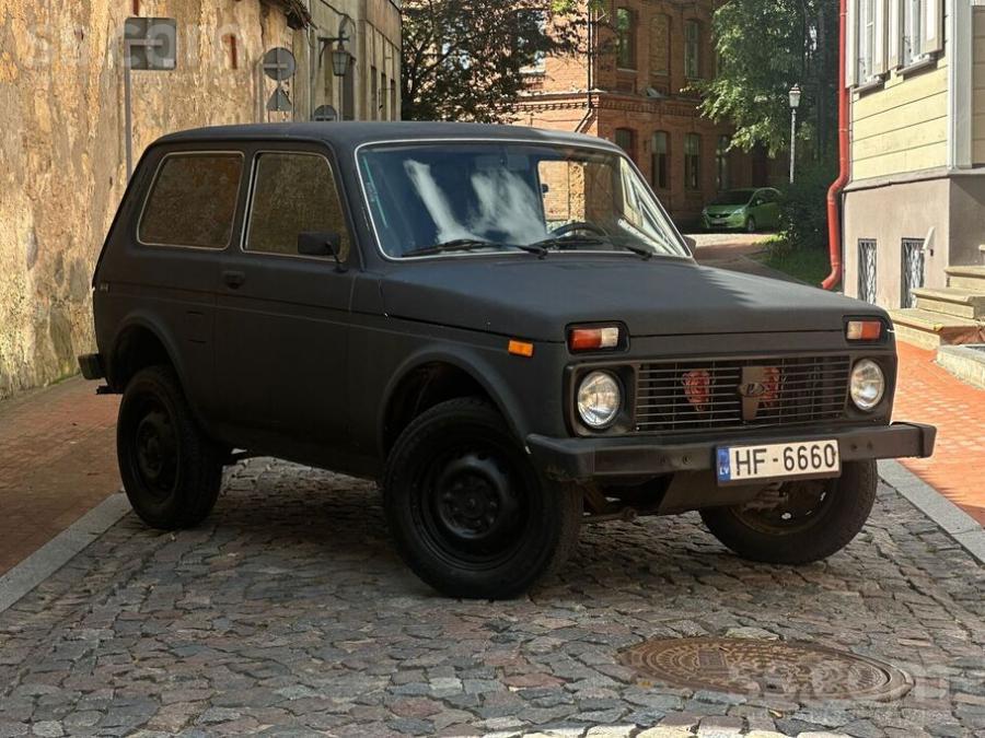 Melns VAZ / Lada 2121 Niva 2008 Cēsis, ar dzinēja tilpumu 1.70 L un nobraukumu 108 tūkst. km par 1990 €, foto 1 vietnē AUTOMOTO.COM.LV