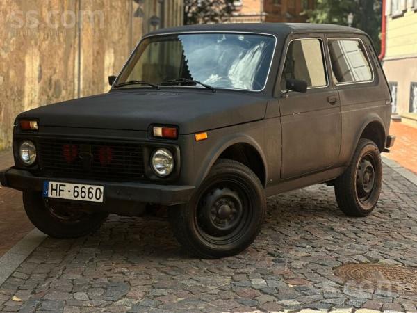 Melns VAZ / Lada 2121 Niva 2008 Cēsis, ar dzinēja tilpumu 1.70 L un nobraukumu 108 tūkst. km par 1990 €, foto 3 vietnē AUTOMOTO.COM.LV