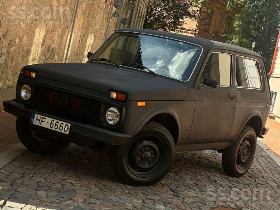 Melns VAZ / Lada 2121 Niva 2008 Cēsis, ar dzinēja tilpumu 1.70 L un nobraukumu 108 tūkst. km par 1990 €, foto 4 vietnē AUTOMOTO.COM.LV