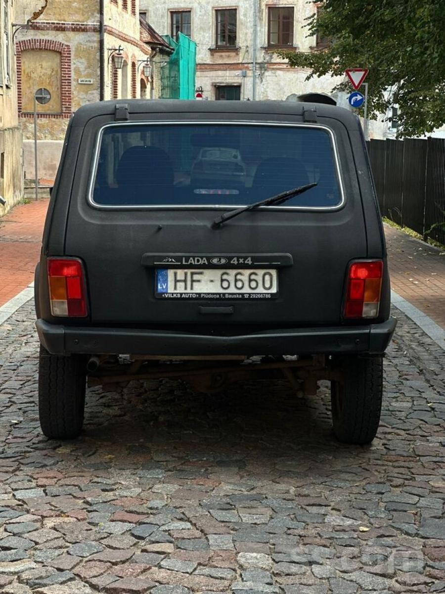 Melns VAZ / Lada 2121 Niva 2008 Cēsis, ar dzinēja tilpumu 1.70 L un nobraukumu 108 tūkst. km par 1990 €, foto 9 vietnē AUTOMOTO.COM.LV