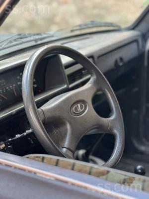 Melns VAZ / Lada 2121 Niva 2008 Cēsis, ar dzinēja tilpumu 1.70 L un nobraukumu 108 tūkst. km par 1990 €, foto 10 vietnē AUTOMOTO.COM.LV