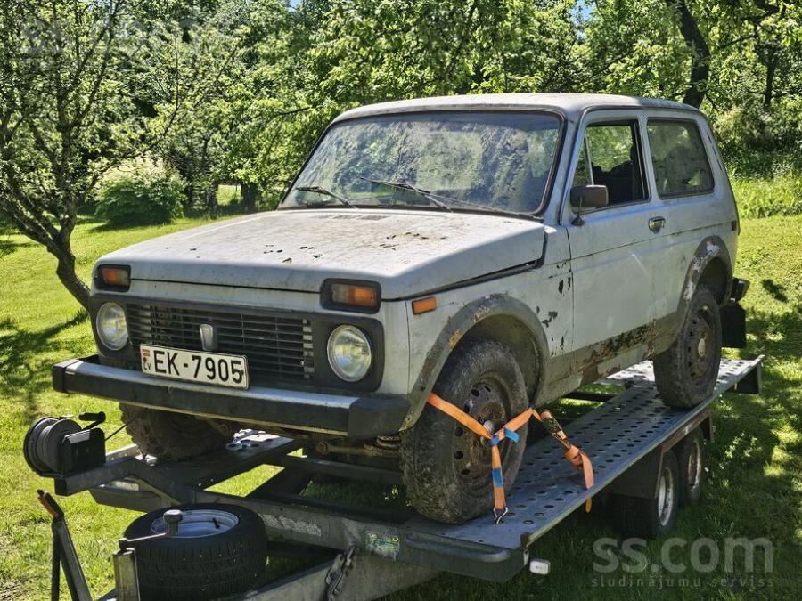 Zils VAZ / Lada 2121 Niva 1979 Alūksne, ar dzinēja tilpumu 1.70 L un nobraukumu 122 tūkst. km par 650 €, foto 1 vietnē AUTOMOTO.COM.LV