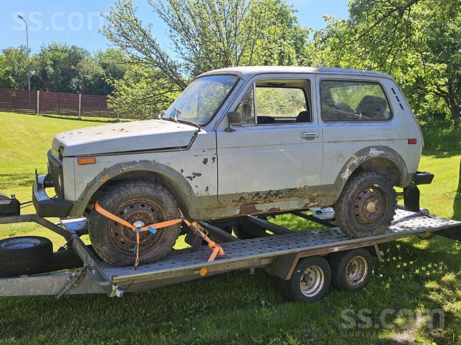 Zils VAZ / Lada 2121 Niva 1979 Alūksne, ar dzinēja tilpumu 1.70 L un nobraukumu 122 tūkst. km par 650 €, foto 3 vietnē AUTOMOTO.COM.LV