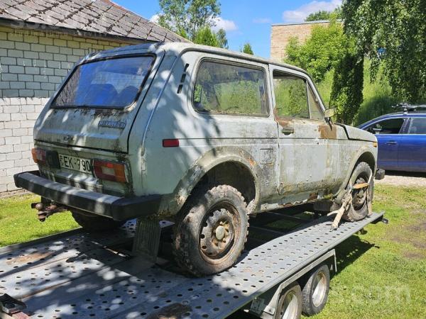 Blue VAZ / Lada 2121 Niva 1979 in Aluksne, with an engine capacity of 1.70 L and mileage of 122 thousand km for 650 €, photo 4 on AUTOMOTO.COM.LV