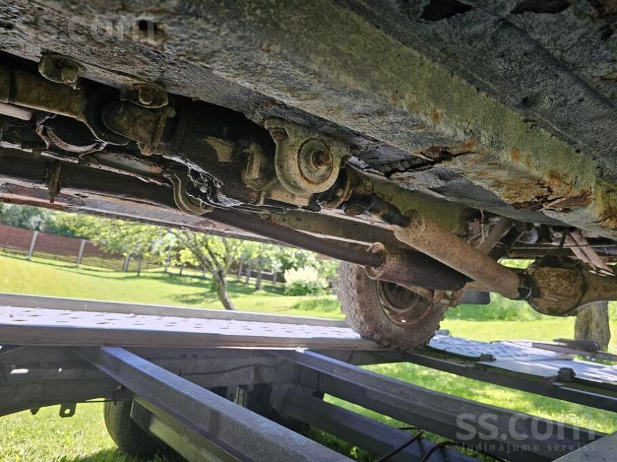 Zils VAZ / Lada 2121 Niva 1979 Alūksne, ar dzinēja tilpumu 1.70 L un nobraukumu 122 tūkst. km par 650 €, foto 10 vietnē AUTOMOTO.COM.LV