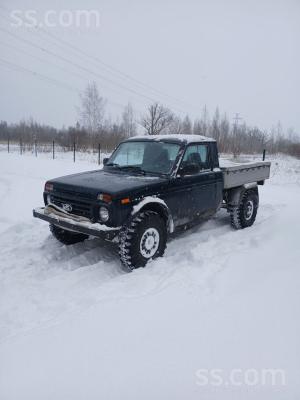 Zils VAZ / Lada 2121 Niva 2018 Jūrmala, ar dzinēja tilpumu 2.00 L un nobraukumu 76 tūkst. km par 6350 €, foto  vietnē AUTOMOTO.COM.LV
