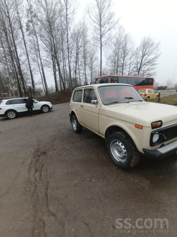 Brown VAZ / Lada 2121 Niva 1986 in Cesis, with an engine capacity of 1.60 L and mileage of 73 thousand km for 2500 €, photo 4 on AUTOMOTO.COM.LV