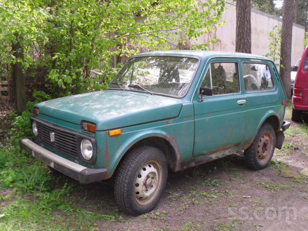 Green VAZ / Lada 2121 Niva 1984 in Riga, with an engine capacity of 1.60 L and mileage of 140 thousand km for 1000 €, photo 1 on AUTOMOTO.COM.LV
