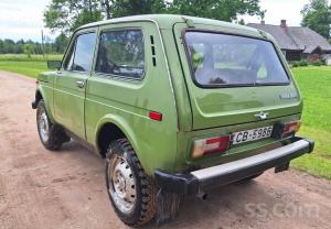 Green VAZ / Lada 2121 Niva 1985 in Cesis, with an engine capacity of 1.60 L and mileage of 88 thousand km for 1200 €, photo 3 on AUTOMOTO.COM.LV